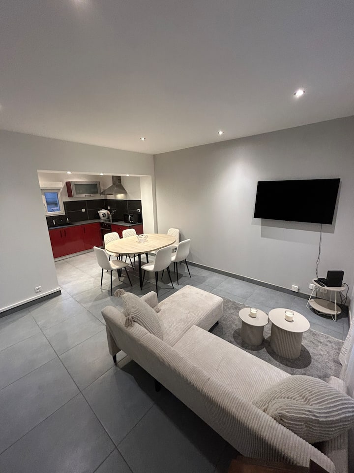 Maison De Ville Climatisée Avec Petite Terrasse - Moulins