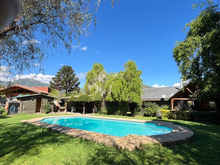 Casa De Campo En Olmué | Piscina
8 Huéspedes - Olmué