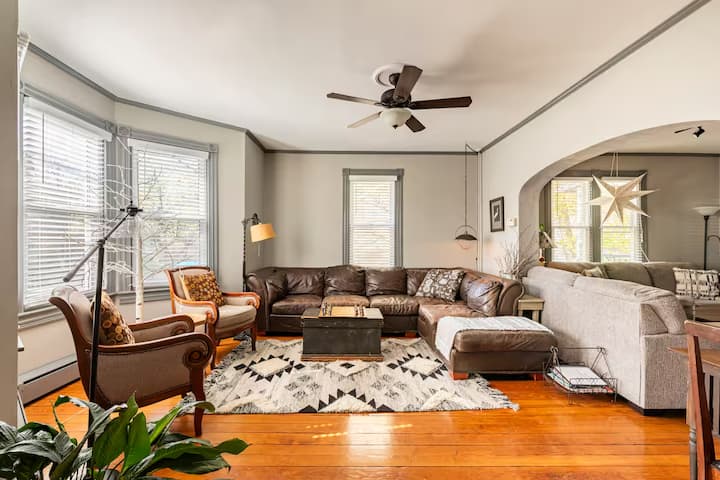 Center House | Downtown Jim Thorpe | Near Slopes - Jim Thorpe, PA