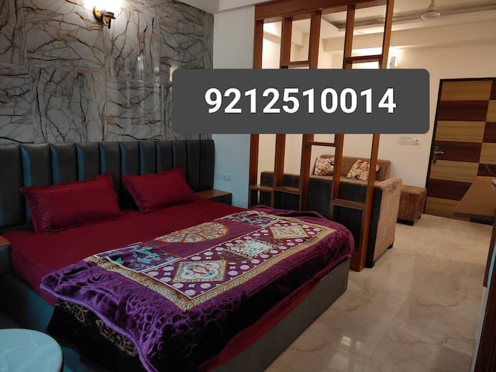 Divine Place Near Prem Mandir, Vrindavan - Vrindavan