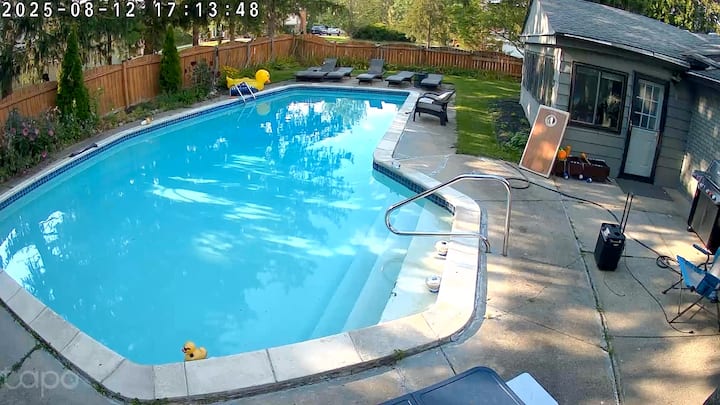 Luxury Oasis W/ Heated Pool & Game Lounge - Farmington Hills, MI