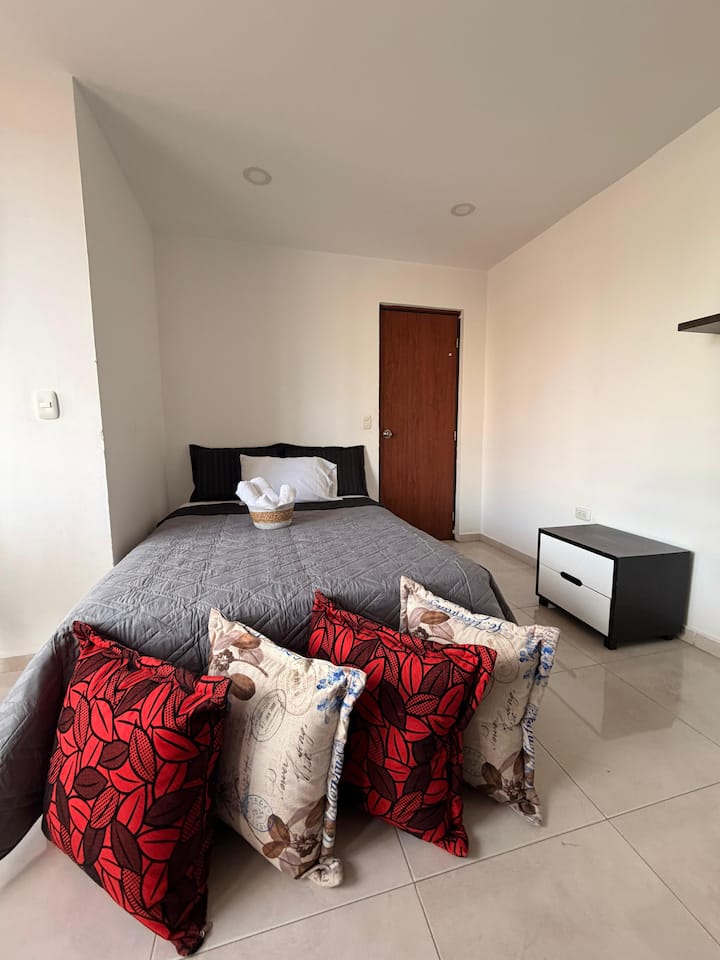 Acogedor Apartaestudio Central + Home Office - Pitalito