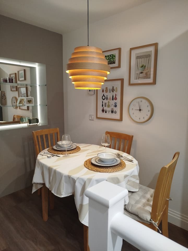 The Seamless Suite: A Stylish Home-from-home - Swindon