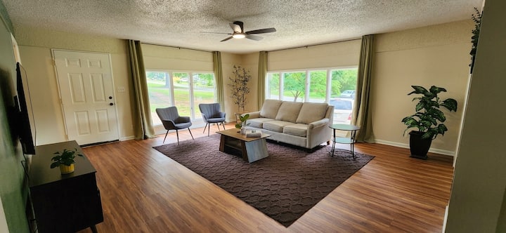 Cozy Getaway 3br | Arcade + Foosball | Sleeps 10 - Spartanburg, SC