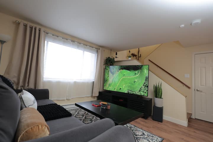 Stylish Bellevue Apt | Near Offutt Afb & Omaha - Glenwood, IA