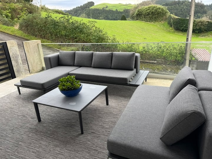 Furnas Retreat: Luxury Home & Stunning Valley View - Furnas