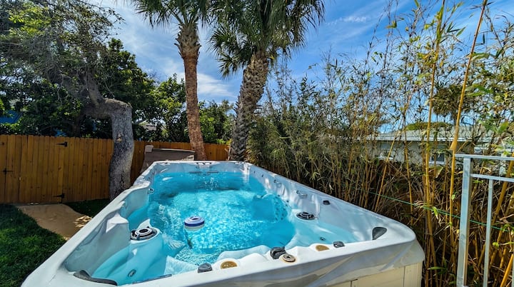 Beaschside Retreat -Hydropool- Walk To Flagler 3br - Ponce Inlet, FL
