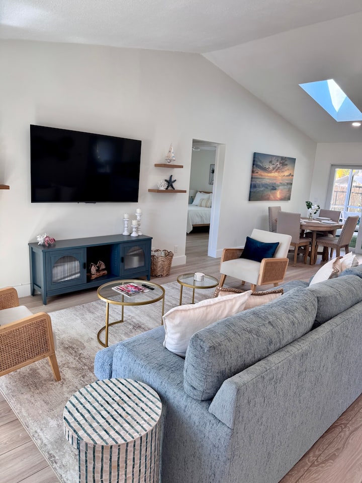 Coastal Wave Oasis - Jupiter, FL