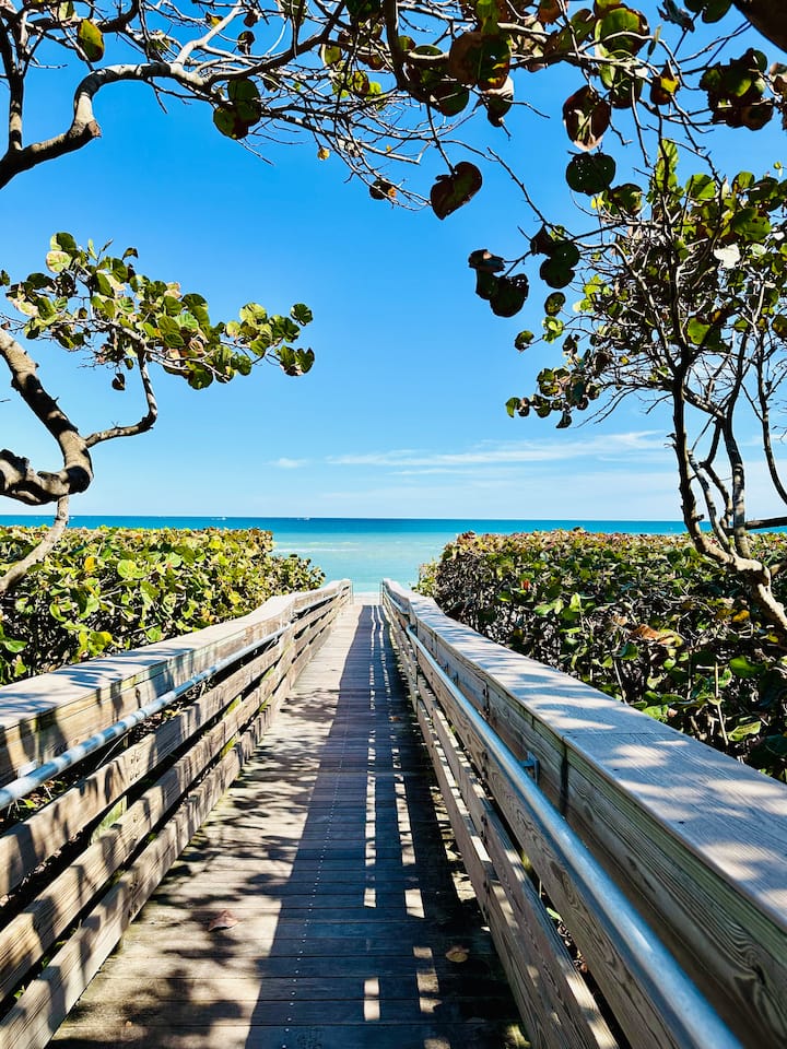 Coastal Wave Oasis - Jupiter, FL