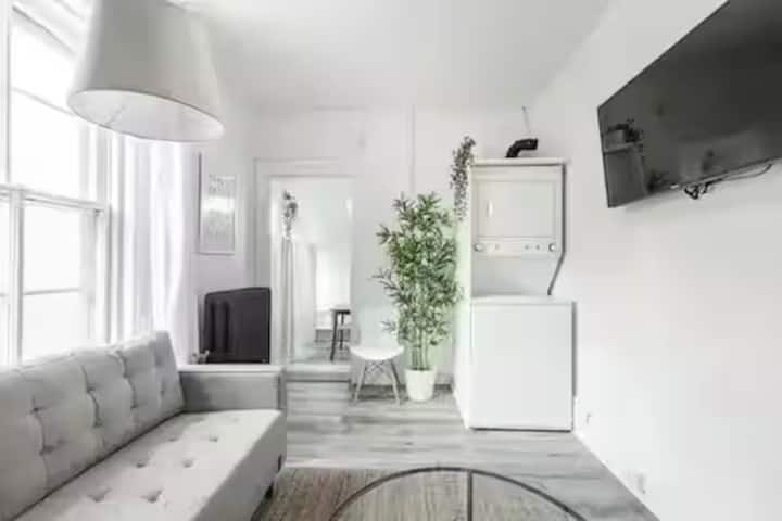 Spacious London Home | Prime Area | Modern Comfort - London