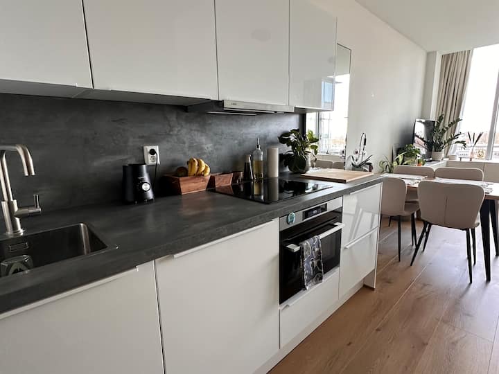 Cozy & Stylish Studio With City Views In Bolo - Ámsterdam