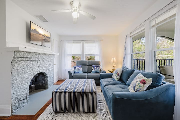 Simple, Clean Two Bedroom Apt Walk To Stetson (#1) - DeLand, FL