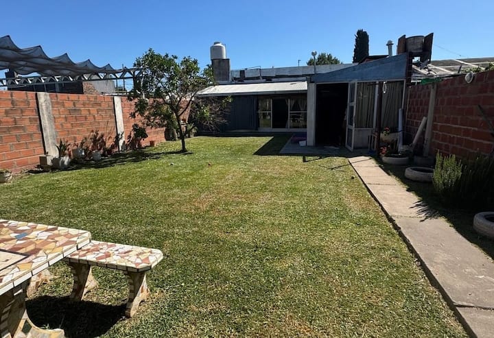 Casa Con Patio, Parrillero Y Quincho. - San Nicolás de los Arroyos