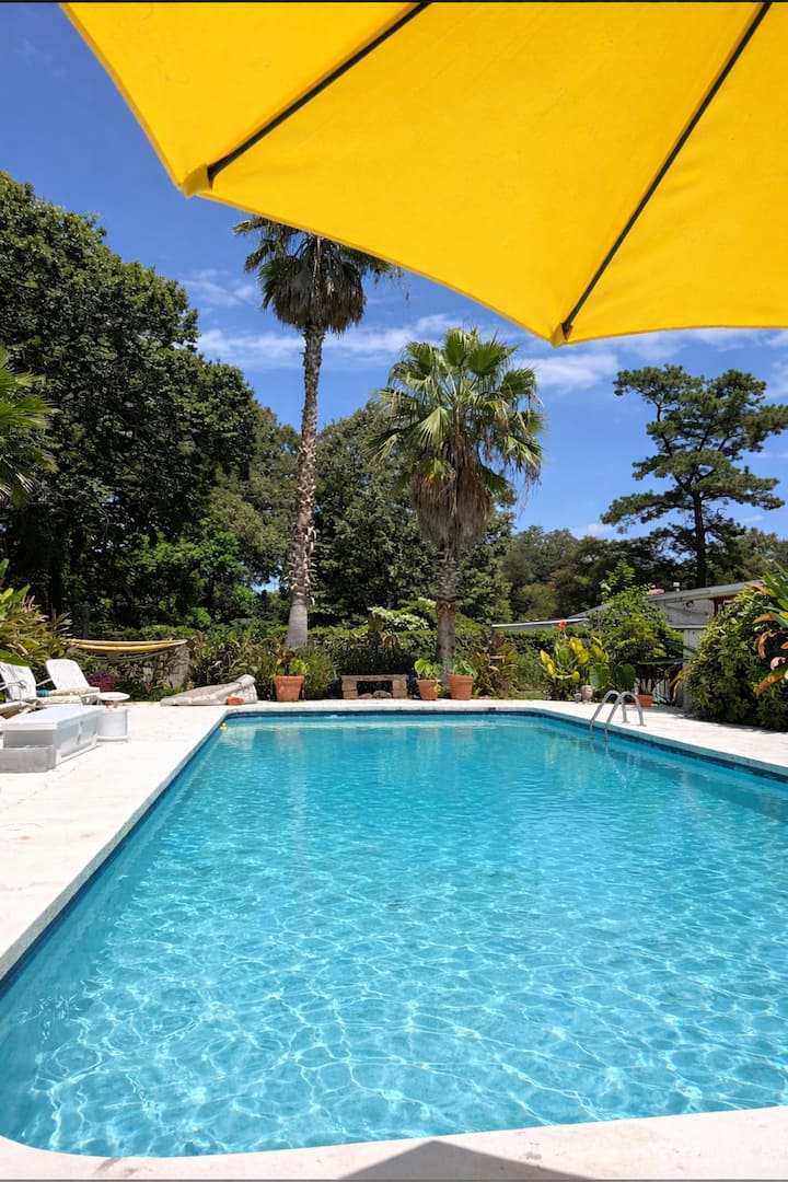 N. Charleston Oasis | Saltwater Pool + Pool Table - Goose Creek, SC