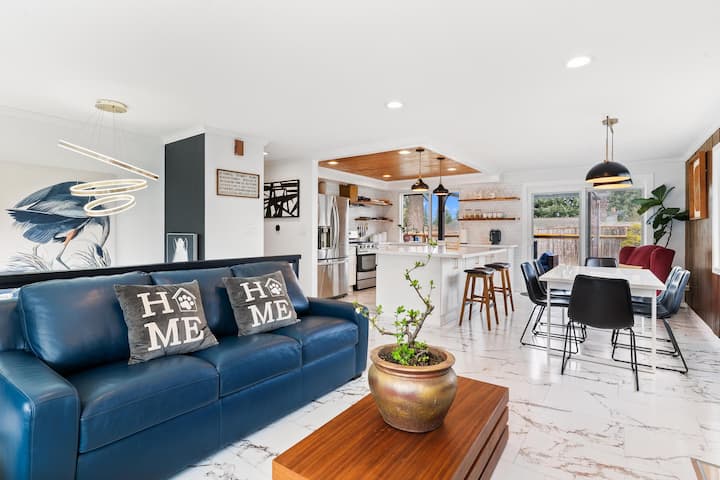 The Federal Way Modern Retreat - Near Airport - Federal Way, WA