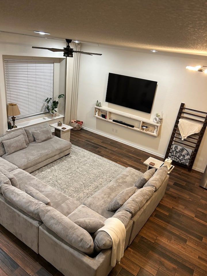 Host City 2 Rooms Luxury Townhome 2026 - Joshua, TX