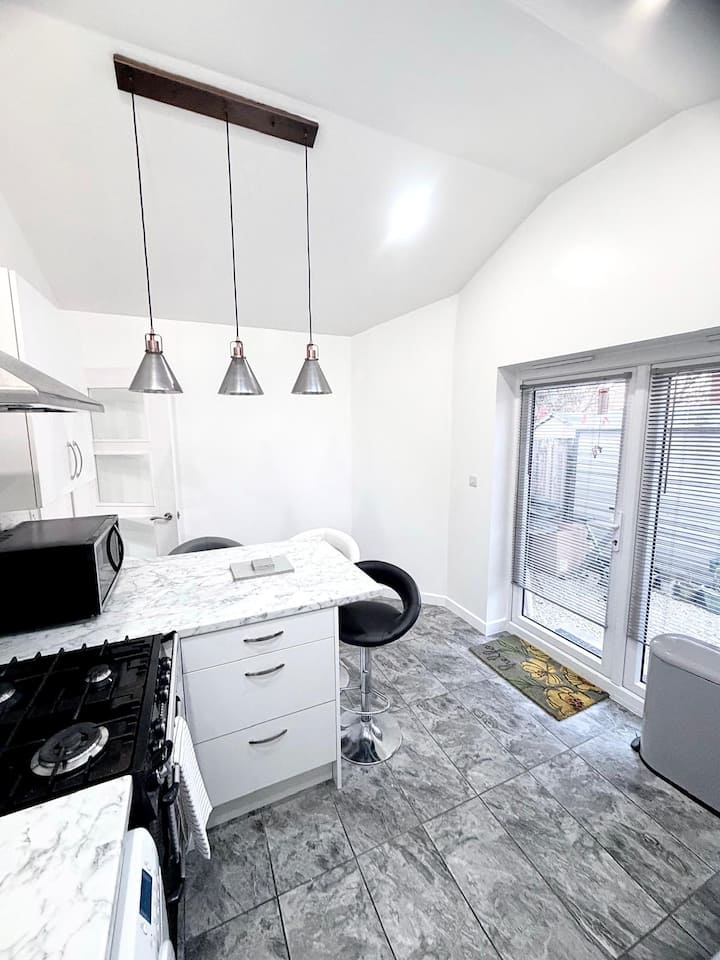 T&v Homes - Cosy 3br House With Free Parking - Leeds