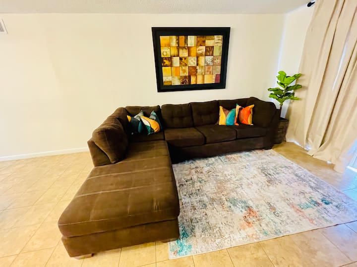 Cozy Gardens Getaway - Miami Gardens, FL