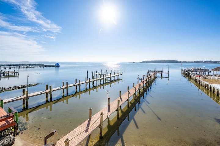 Bayfront Townhouse - Endless Views & Private Beach - Dewey Beach, DE