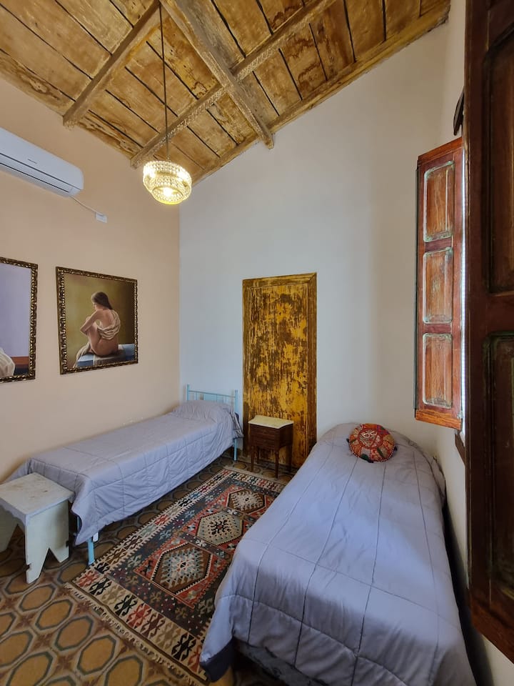 Casa Antigua Con Patio - Curuzú Cuatiá