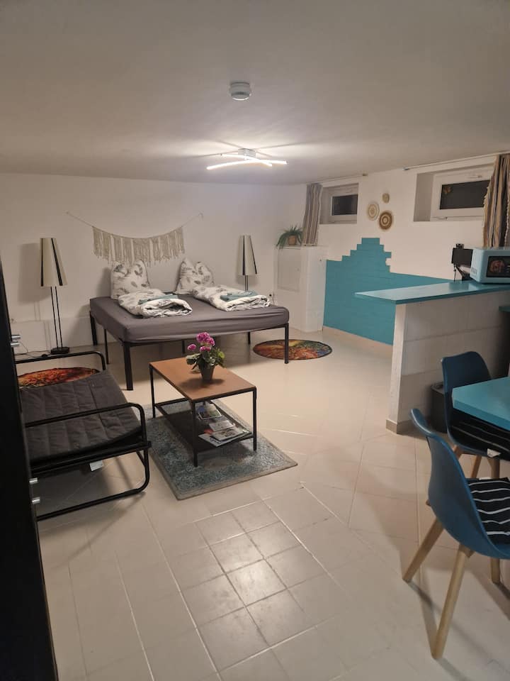 Ruhige, Kellerwohnung Mit Parkplatz & Wlan - Rostock