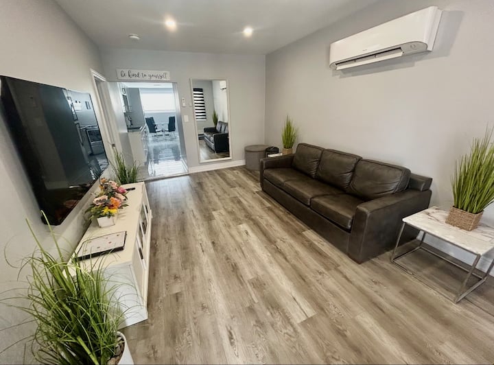 2br Suite | Walk To Falls & Clifton Hill - Niagara Falls