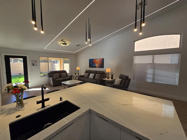 Newly Renovated Home In Gilbert Area - Gilbert, AZ
