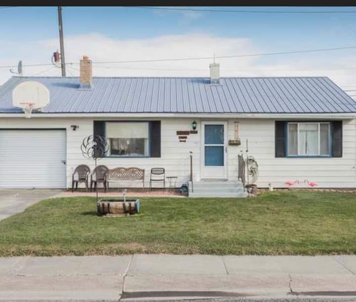 Cozy Home Near Downtown - Idaho Falls, ID