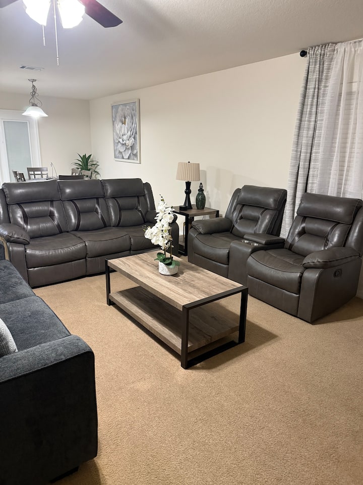 Clean & Cozy Home For Your Family - Saginaw, TX