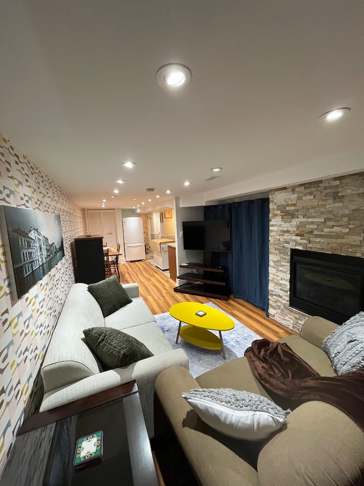 Cozy 1 Bedroom Apartment - Toronto, ON