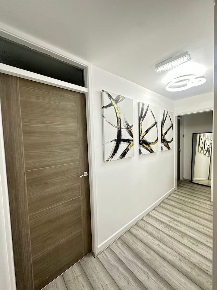 2 Bed Apartment Near Co-op Live & Etihad Stadium - Gorton - Manchester