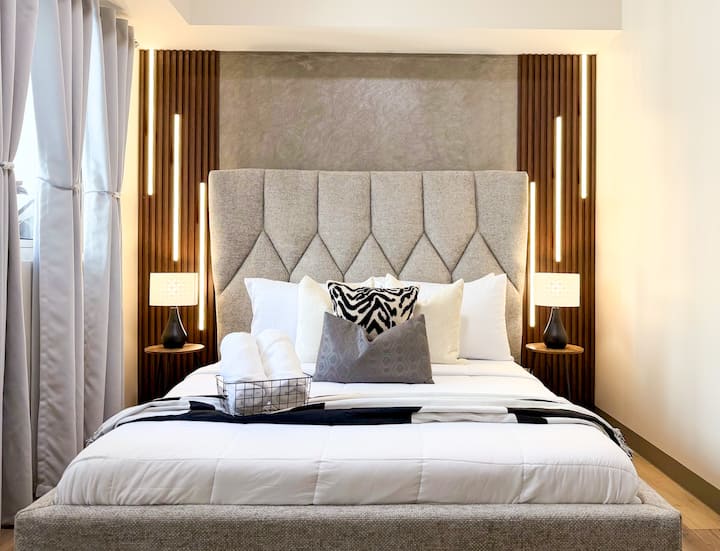 Cozy Luxury 1br At Mckinley West Near Venice Mall - Taguig