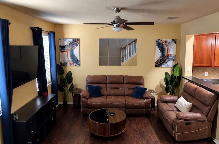 The Rhythm & Rest Townhome | 3br Near The Star - McKinney, TX