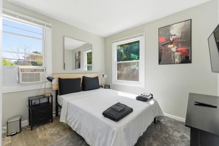 12 Min To Dwtn| 1 Br Lv Suite|parking|washer/dryer - Atlanta, GA