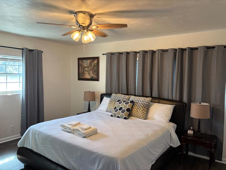 Master Suite - Beach Getaway - Clearwater - Sand Key Park, Clearwater