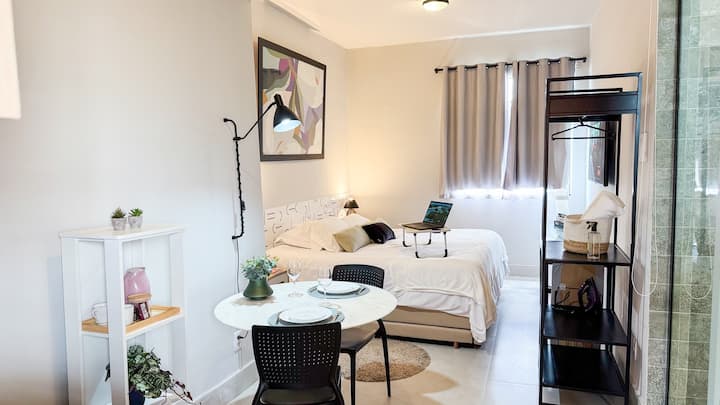 Loft Moderno No Centro | Cama King + Ar - Belo Horizonte