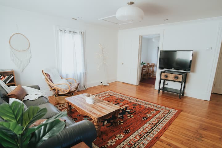 6 Min Walk To Downtown Mall, Bohemian Rustic Charm - Charlottesville, VA