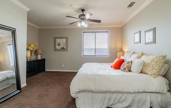 East Bay Stays - Business Travelers Stay Here - Brentwood, CA