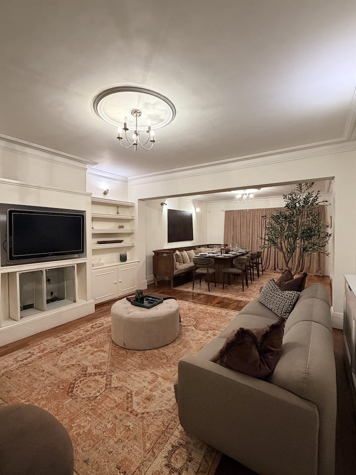 Whitewood House | 5-bed Boutique Home - Luton