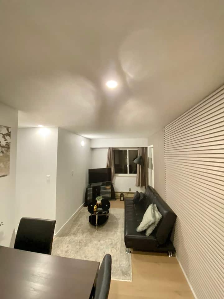 Bright 3br Lynn Valley Retreat| Sleeps 5|full Unit - North Vancouver