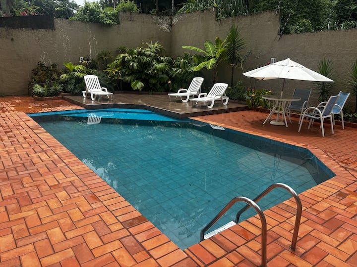 Apartamento A 200m Da Praia Em óTima Localização - Guarujá