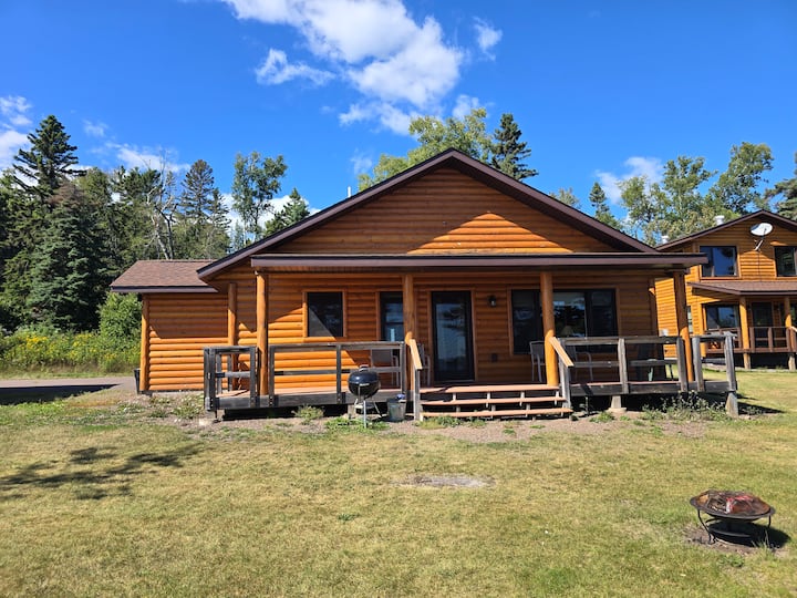 Lake Superior Log Cabin - Wake Up To Waves! - Lutsen, MN
