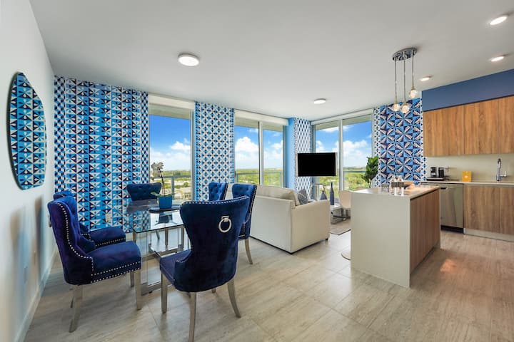 Pool, Gym & Parking, Heart Of Design District - Miami