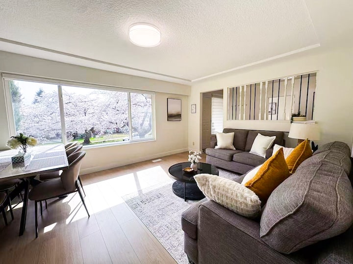 Modern 5br Oasis | Near Skytrain Airport And Shops - Vancouver