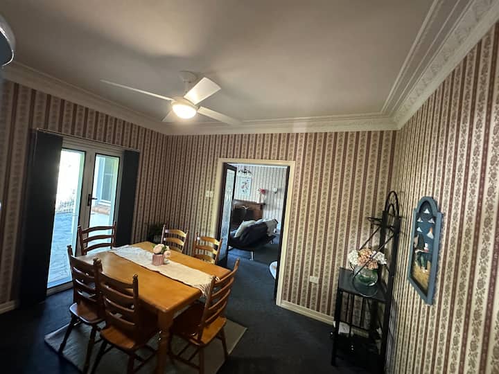 The Secret Garden. A Family Escape - Ipswich, Australia