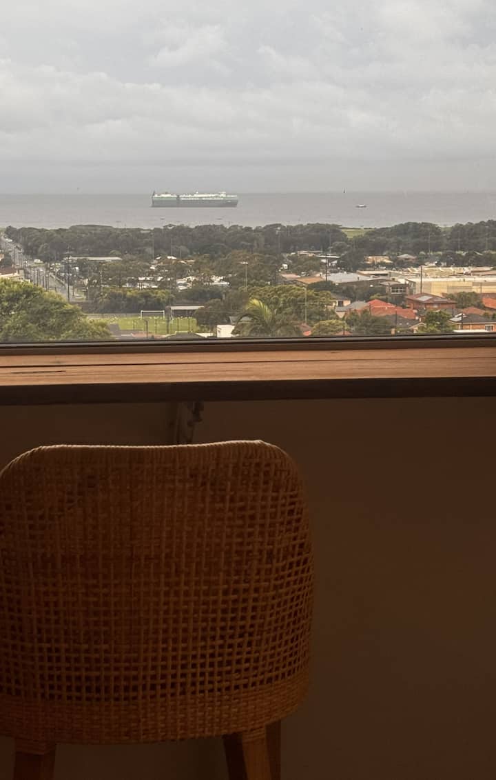 Stylish Studio Apartment With A View - 臥龍崗