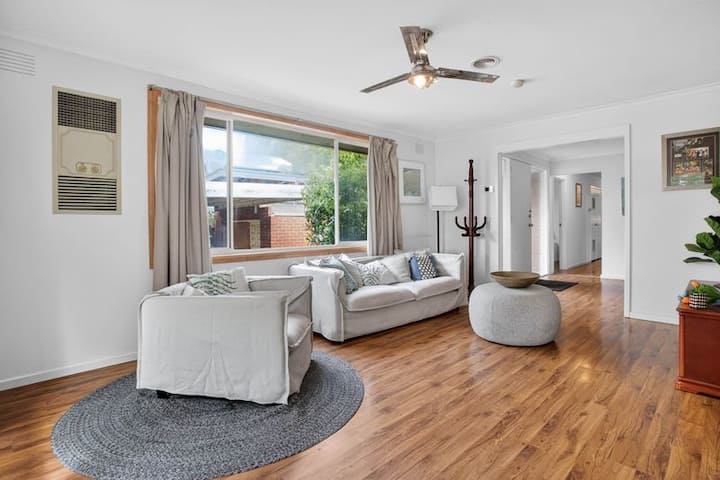 Spacious 4br Home With Secure Parking︱near To Mall - Frankston