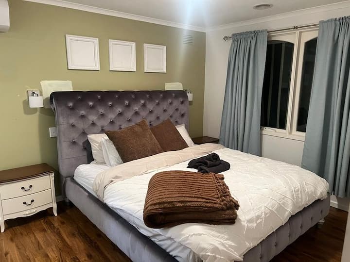 Quiet 4br With Secure Parking︱near To Beach & Mall - Frankston