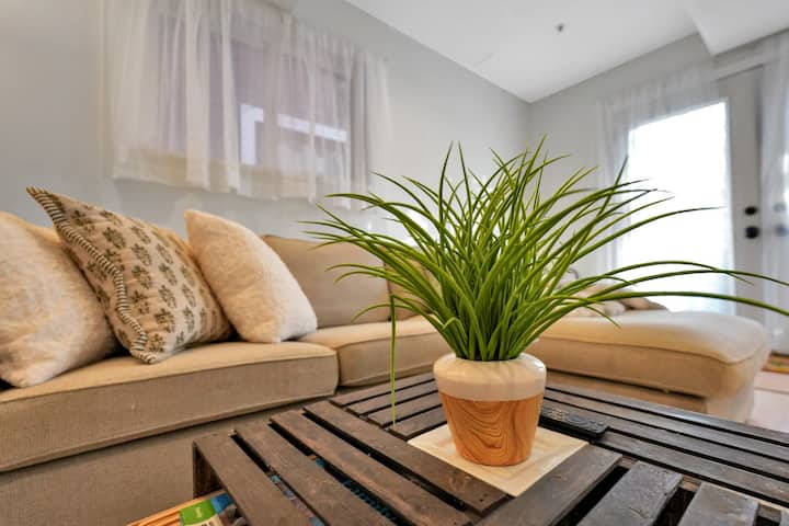 The 1910 Kits Garden House | Charming 3br Retreat - Vancouver