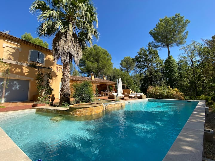 Chambre Relax Avec Vue Piscine Et Jardin - Draguignan